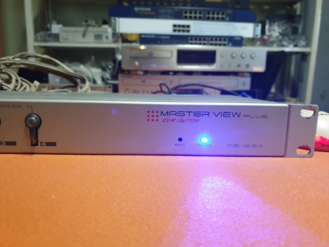 KVM SWITCH,ATEN MASTERVIEW PLUS KVM Switch CS-9134 전기 · 전자 : 통신/영상/음향/CCTV