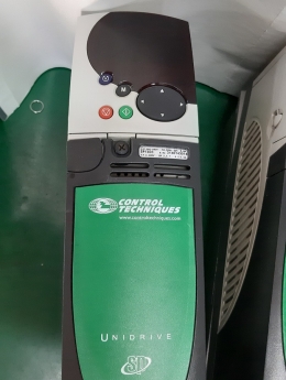 SP UNIDRIVE SP1403 CONTROL TECHNIQUES CONTROL TECHNIQUES INPUT : 380-480V