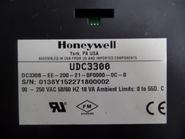 HONEY WELL CONTROLLER 90-250VAC 50/60Hz 18VA UDC3300 HONEY WELL UDC3300