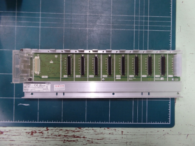 MITSUBISHI BASE UNIT Q38B MITSUBISHI MELSEC-Q, 5VDC 0.12A