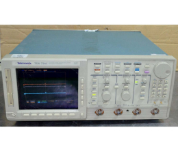 Tektronix TDS 754C Digitizing Oscilloscope 500Mhz 2 GS,s | [중고] FA · 로봇 ...